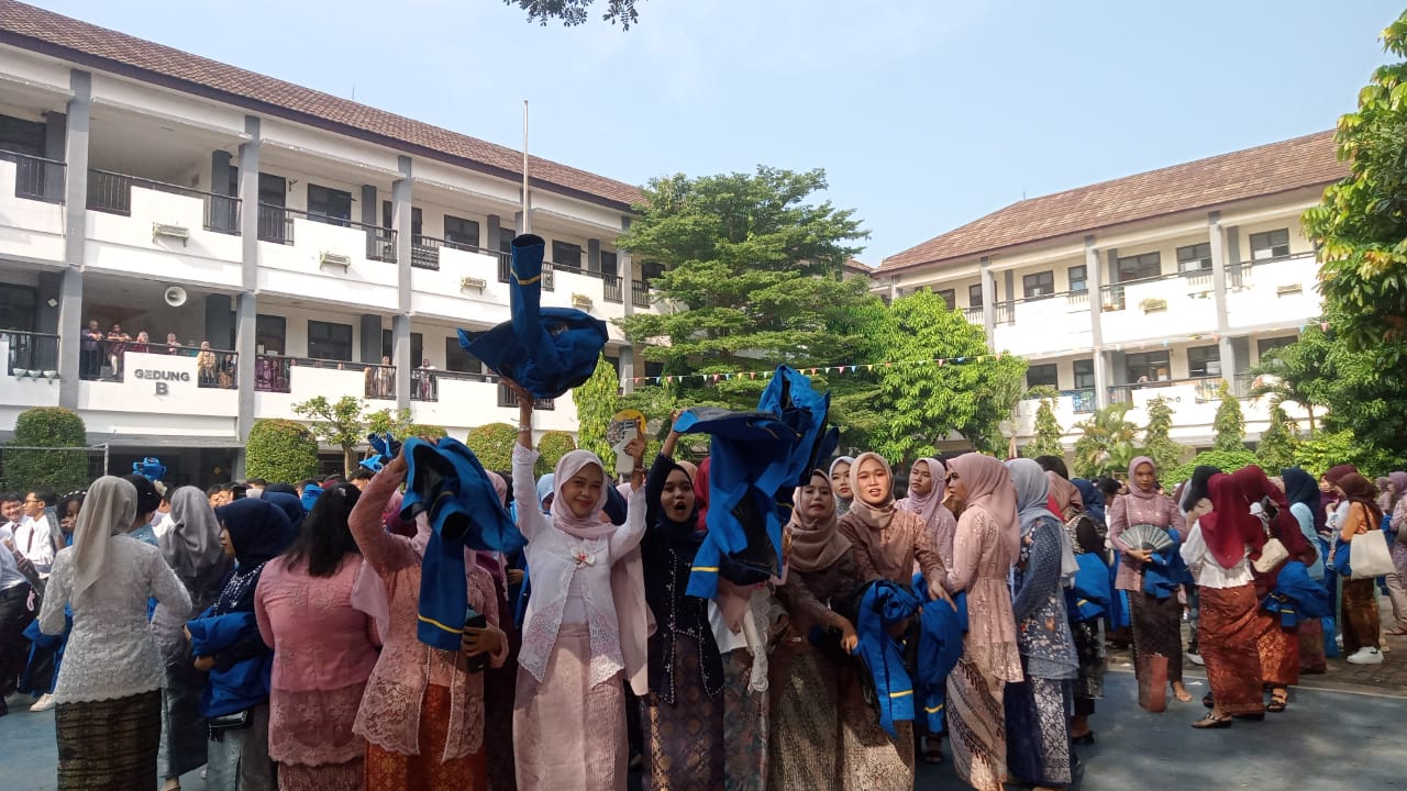 Pelepasan dan Perpisahan Siswa Kelas XII Tahun Ajaran 2025/2026 – SMKN ...
